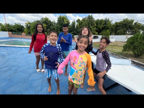 Esconde esconde na piscina com as crianças… 