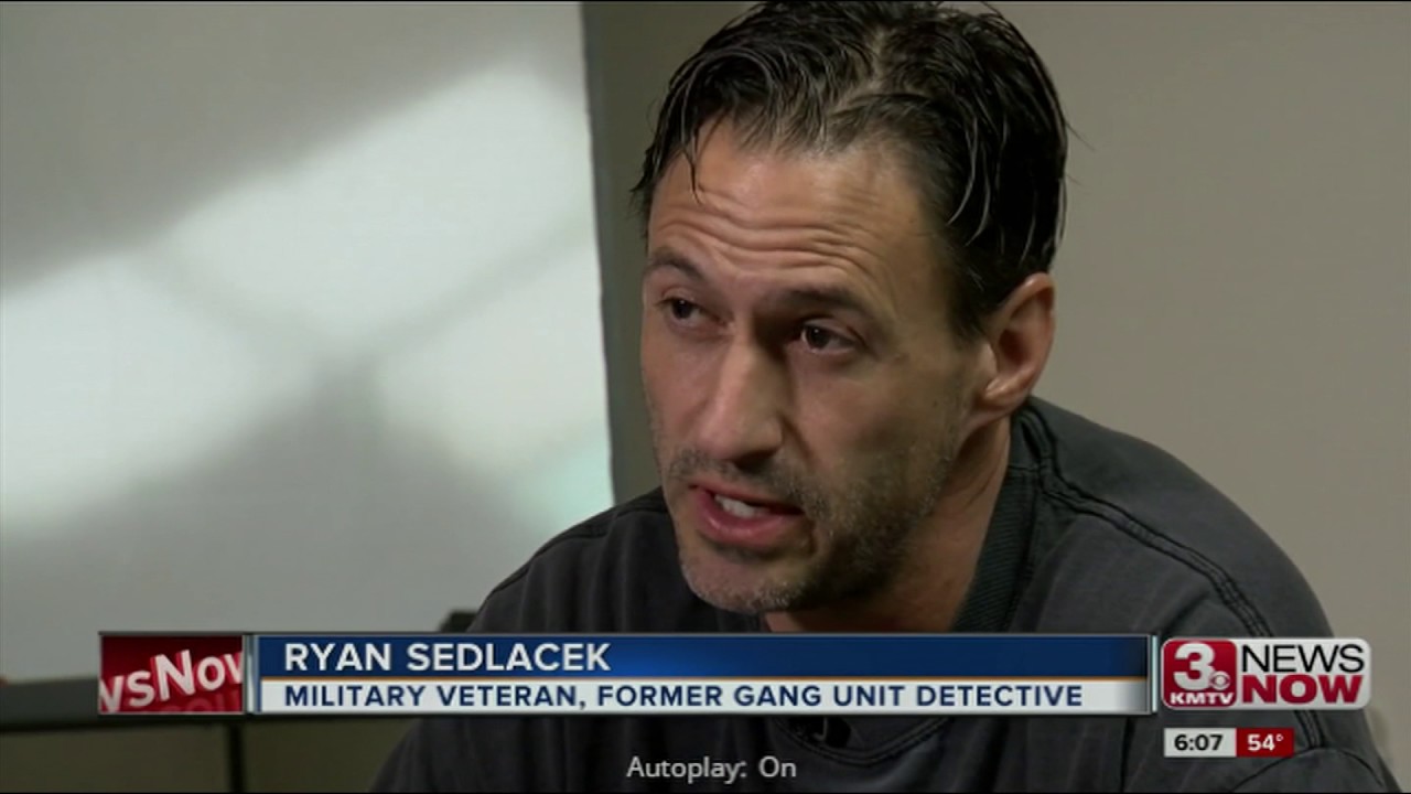 Former gang unit detective helps others with PTSD - YouTube