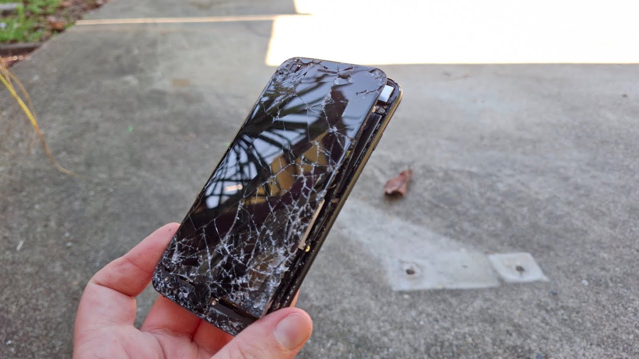 smashing another iphone se 2nd generation - YouTube