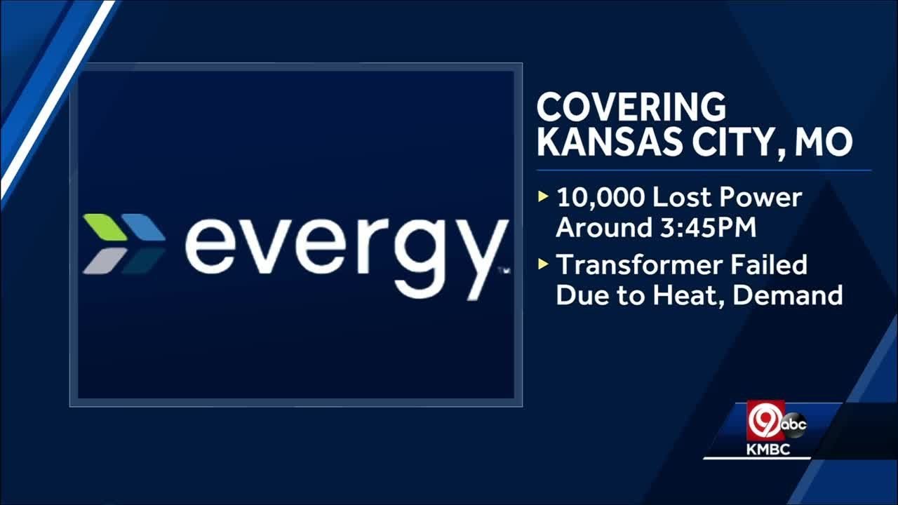 Transformer failure causes power outage for thousands in KC - YouTube