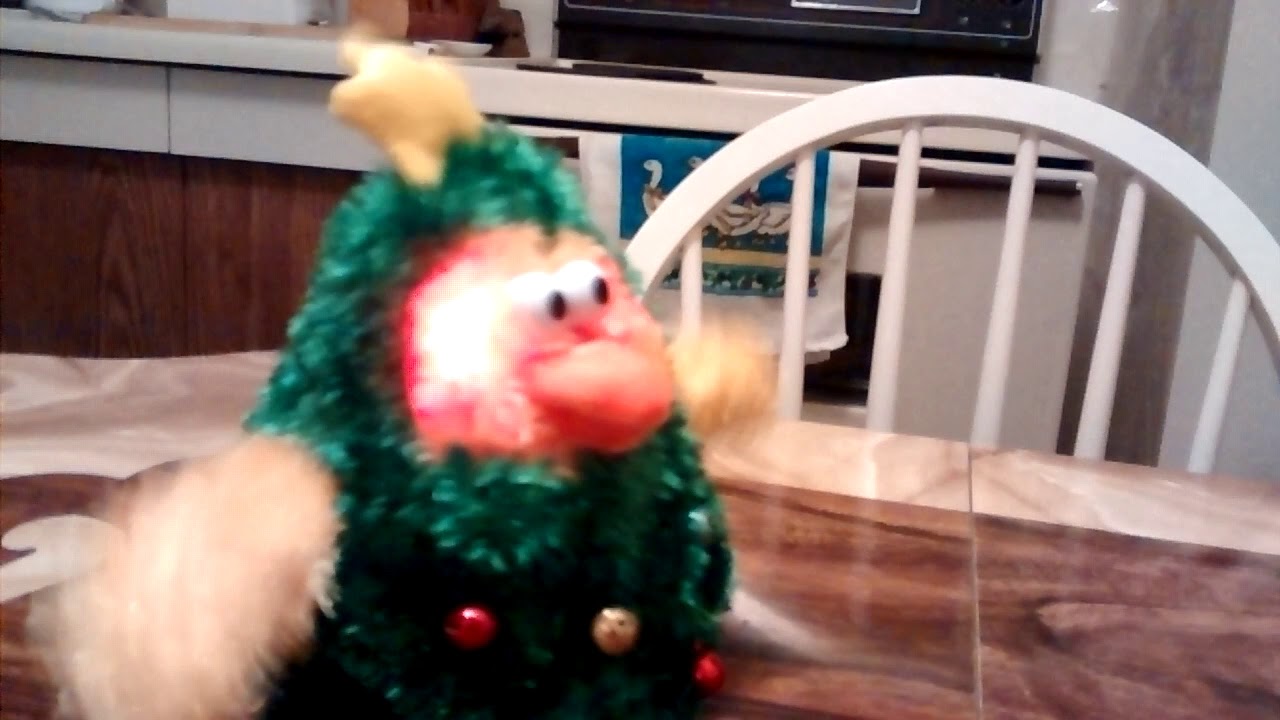 Dan Dee Chicken - Christmas Tree version - YouTube