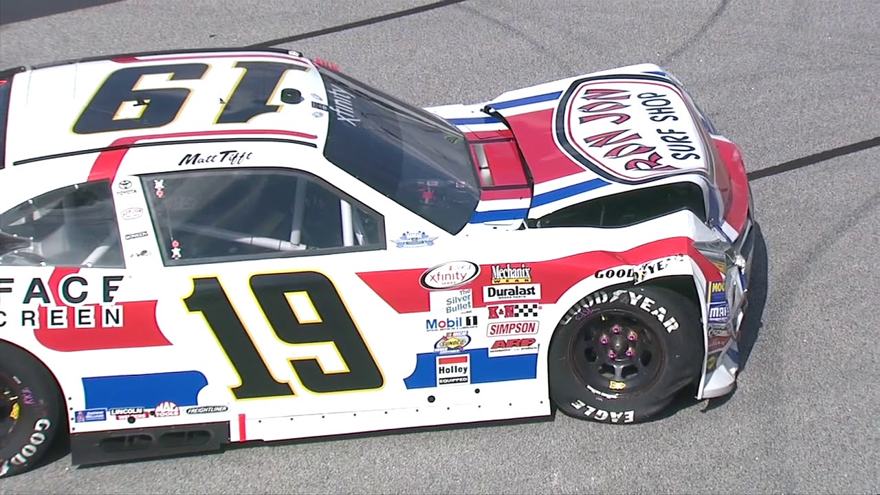 Matt Tifft takes hard hit early in Darlington XFINITY race - YouTube