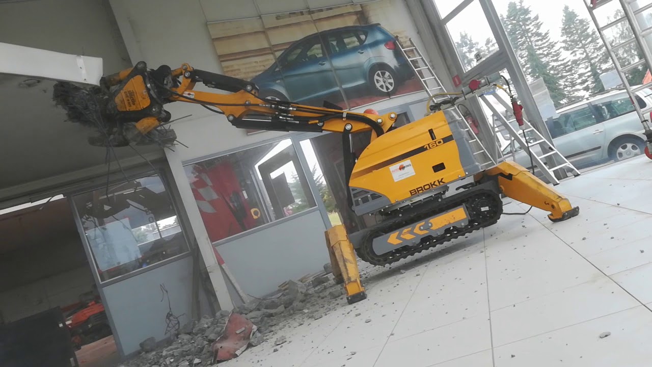 Brokk 160 - Concrete Crusher - YouTube