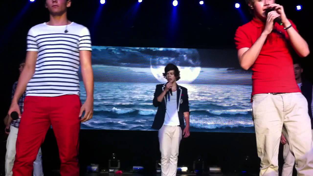 MOMENTS- ONE DIRECTION SYDNEY CONCERT HORDERN PAVILLION APRIL 13TH ...