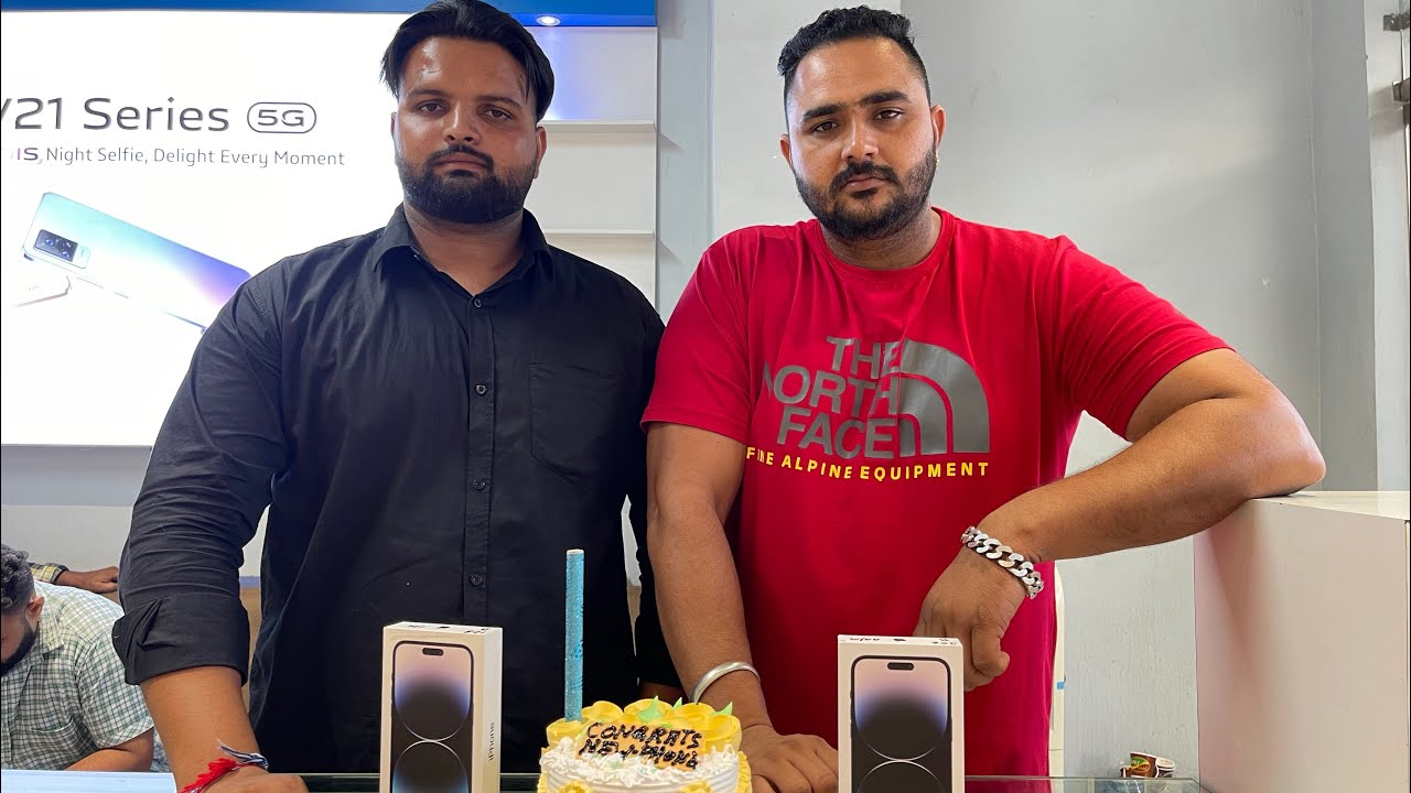 ਲਓ ਜੀ ਵਾਹਿਗੁਰੂ ਜੀ ਦੀ ਮਿਹਰ ਨਾਲ ਅੱਜ 2 iphone 14 pro max lye😊 ️🙏🏻#phillaur ...