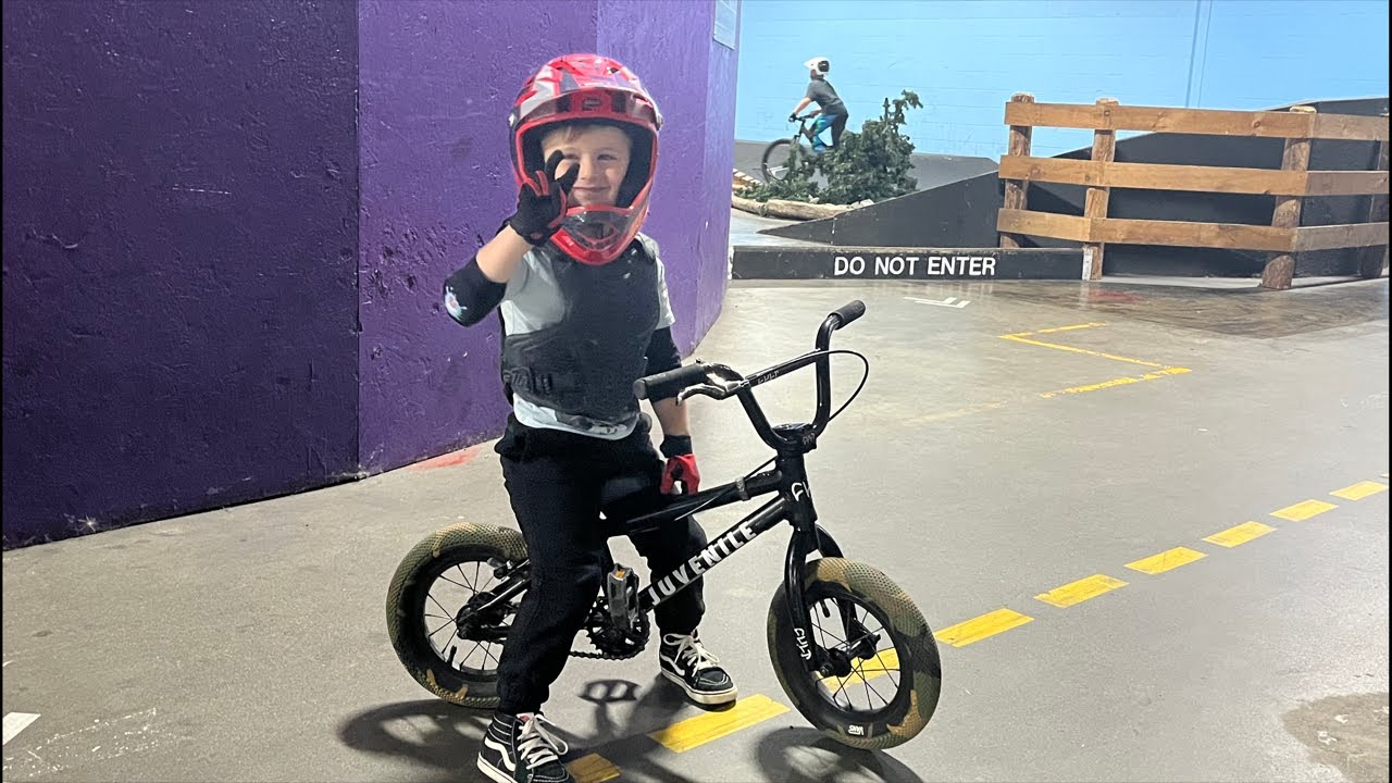 Joyride 150 Indoor Pump Track and Jump Lines - YouTube