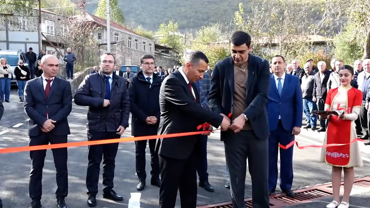 Ռոբերտ Ղուկասյանն ու Առուշանյանը բացեցին Թումանյան փողոցը - YouTube