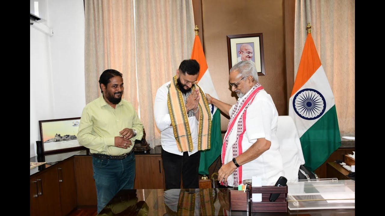 #HAPPY INDEPENDANCE DAY#ACTOR#CHANDAN KAR#SDD FILMS INDIA# - YouTube