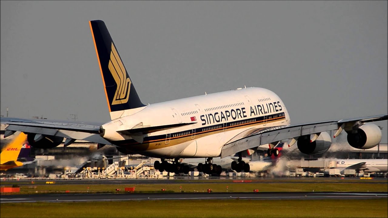 Singapore Airlines Airbus A380 SQ12便&SQ11便成田空港に到着 - YouTube