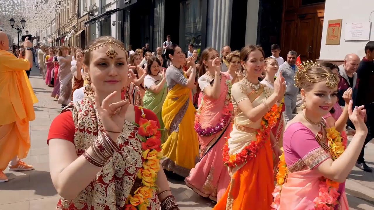 Bol Hari bol hare krishna bhajan - kirtan song - iskcon kirtan ...