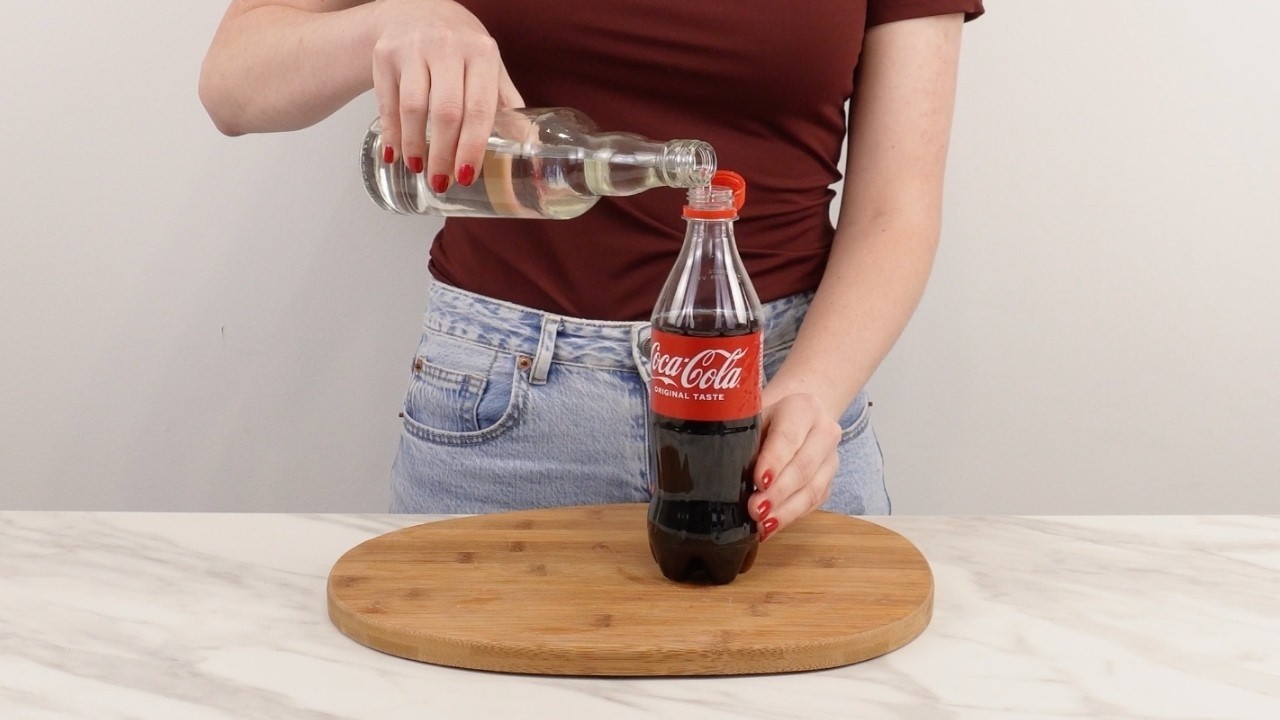 Mix Coke with Vinegar The Results Are Amazing - YouTube