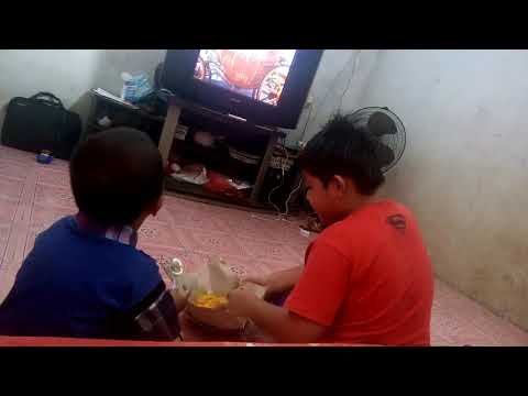 Kaka yg perhatian sama adiknya  😍