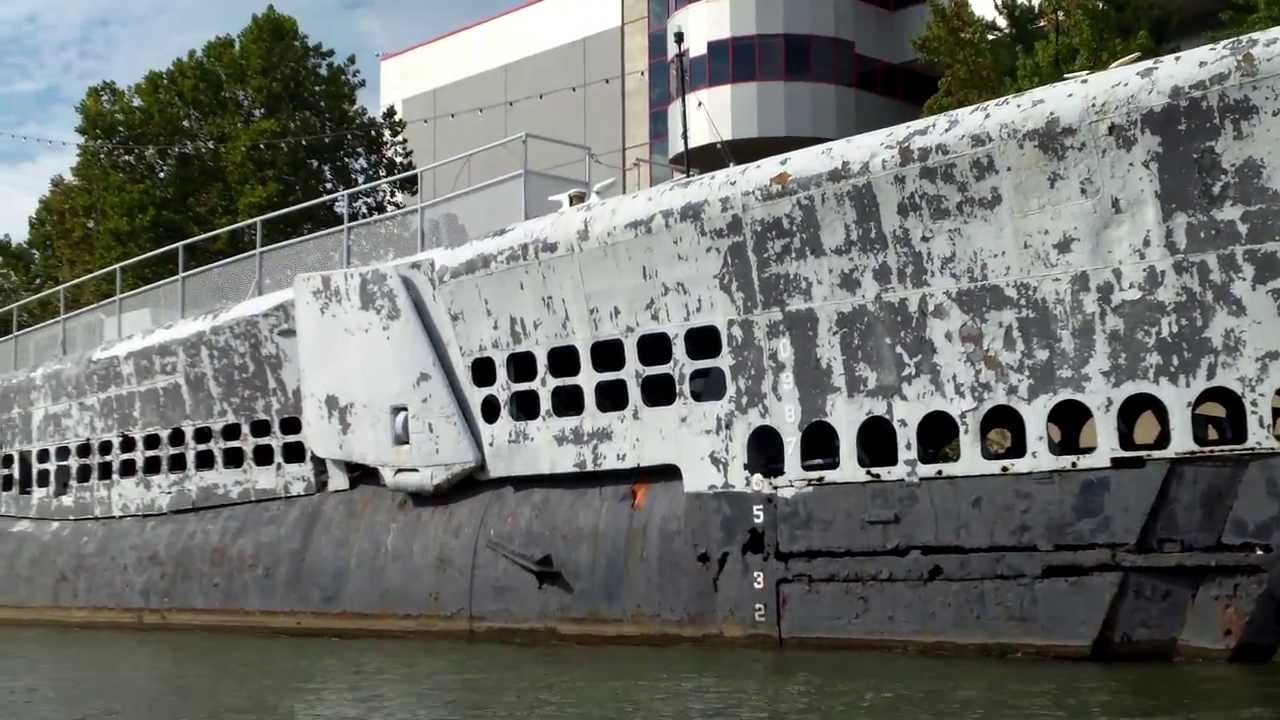 USS Requin (SS 481) - YouTube