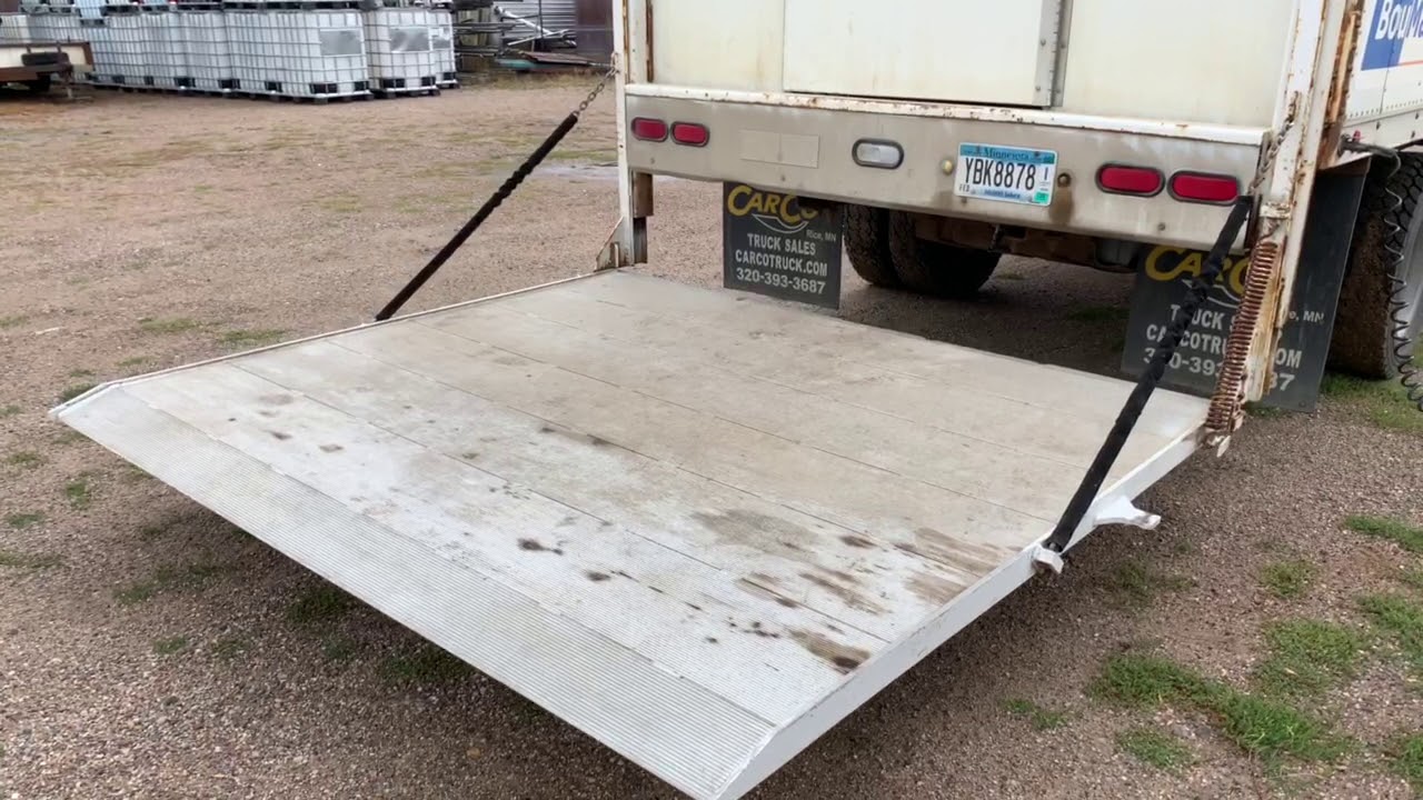 2008 Ford F-550 Super Duty Box Truck 4WD Lift Gate - YouTube