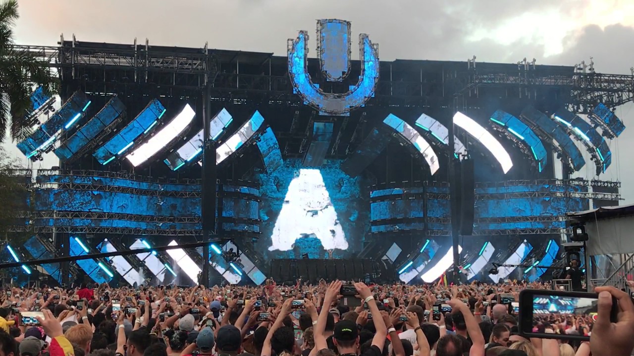 Armin Van Buuren dj set at Ultra Music Festival Main Stage (24.03.2017 ...