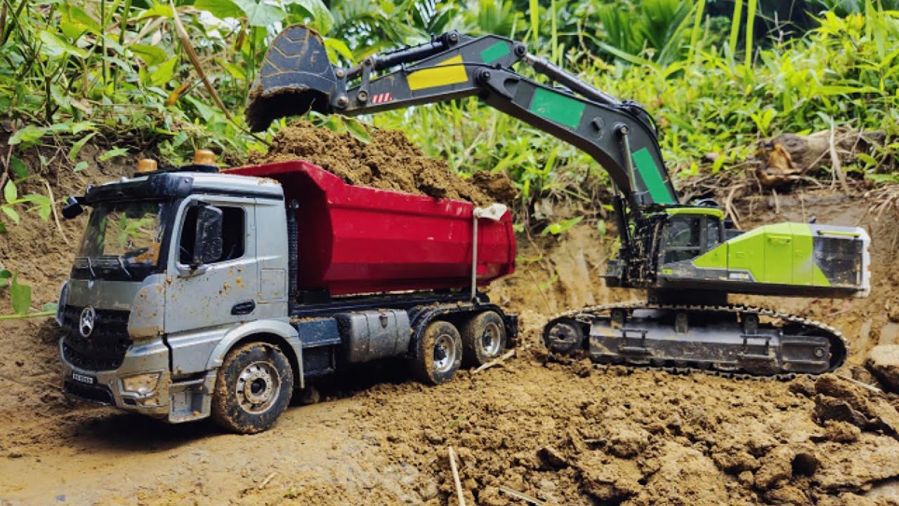 Construction excavators, earthmoving trucks, heavy machinery work - YouTube