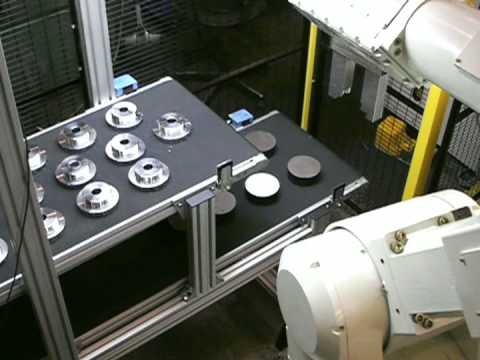 RFA Kawasaki Robotloader with RFA-Vision loading 2 Daewoo Puma lathes ...