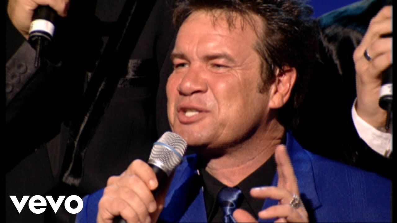 Bill & Gloria Gaither - The Really Big News [Live] ft. Gaither Vocal ...