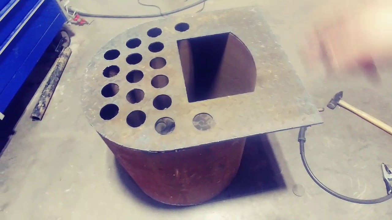 Wood 🔥 burning shop heater with heat exchange - YouTube