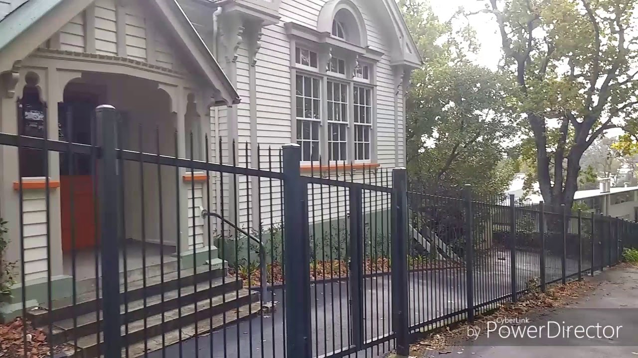 Walking tour of Howe Street, Auckland - YouTube