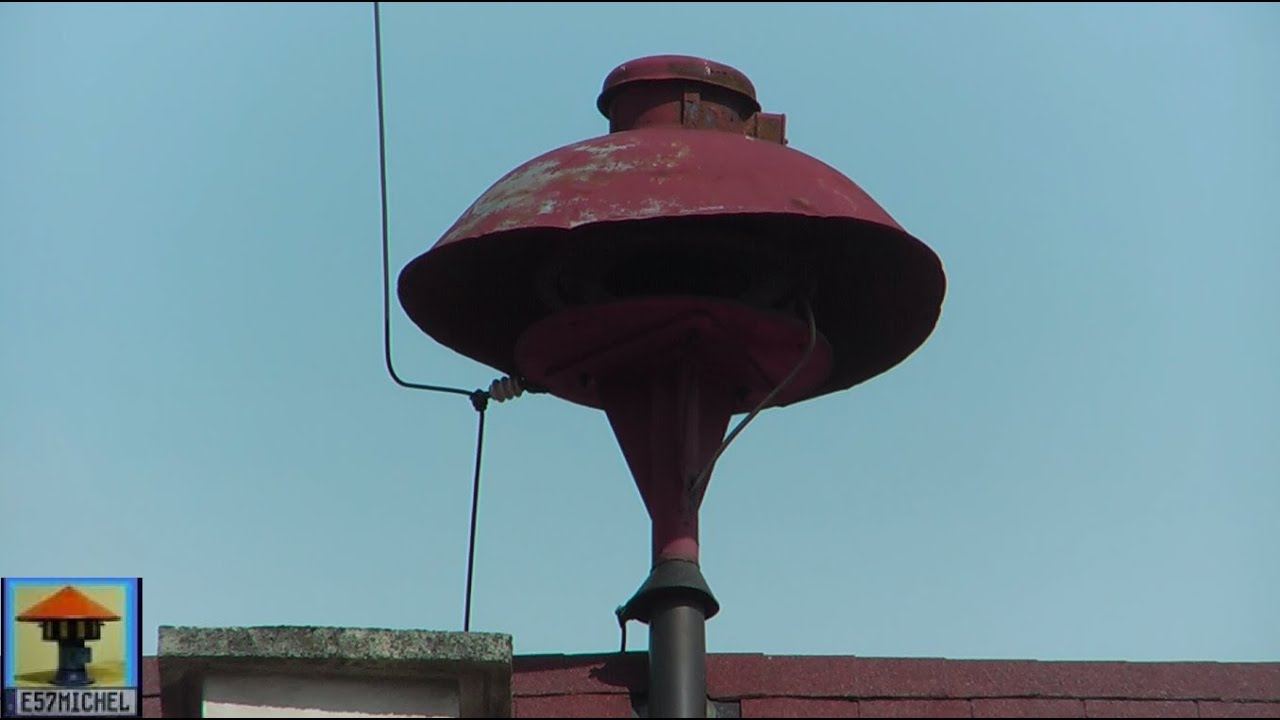 Loud "Red Lady" with strong voice as german WW2 fire siren in action ...
