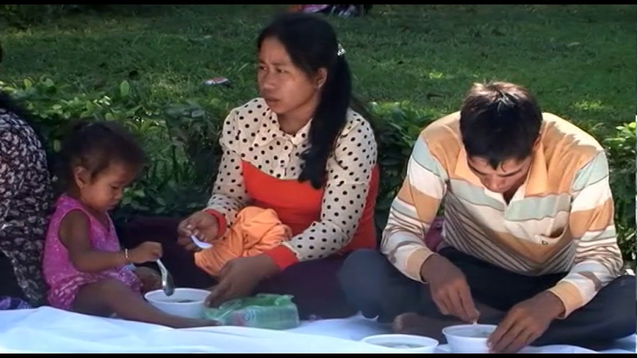20151120 - The 31st Mengly J Quach Food Banking - YouTube