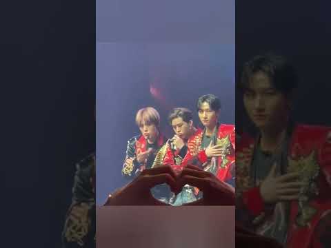 monstas copying their maknae :D ¦¦ MONSTA X in Chicago