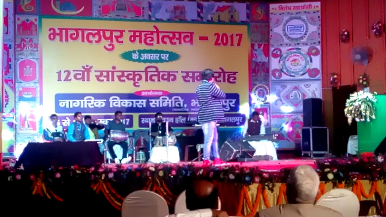 Pawan Singh ke gane ko Mohan Rathor ne istarah gaya ki public pagal ho ...