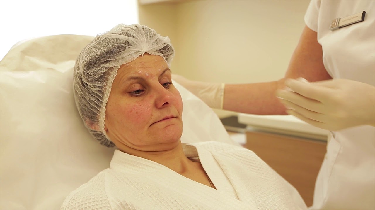 Botulīna injekcijas ar Vistabel ®/ Botox ®, Allergan (ASV). - YouTube
