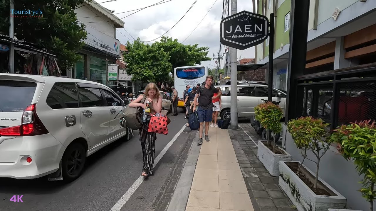 Stroll the streets of Kuta - YouTube