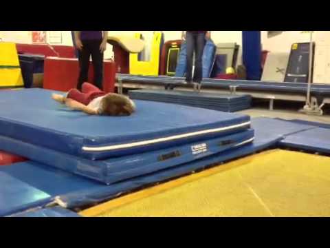 Dive roll - YouTube