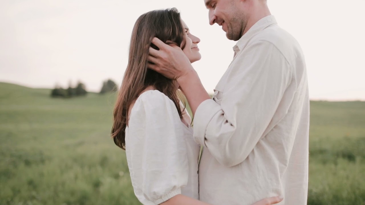 cute couple lips kissing video 4K - YouTube