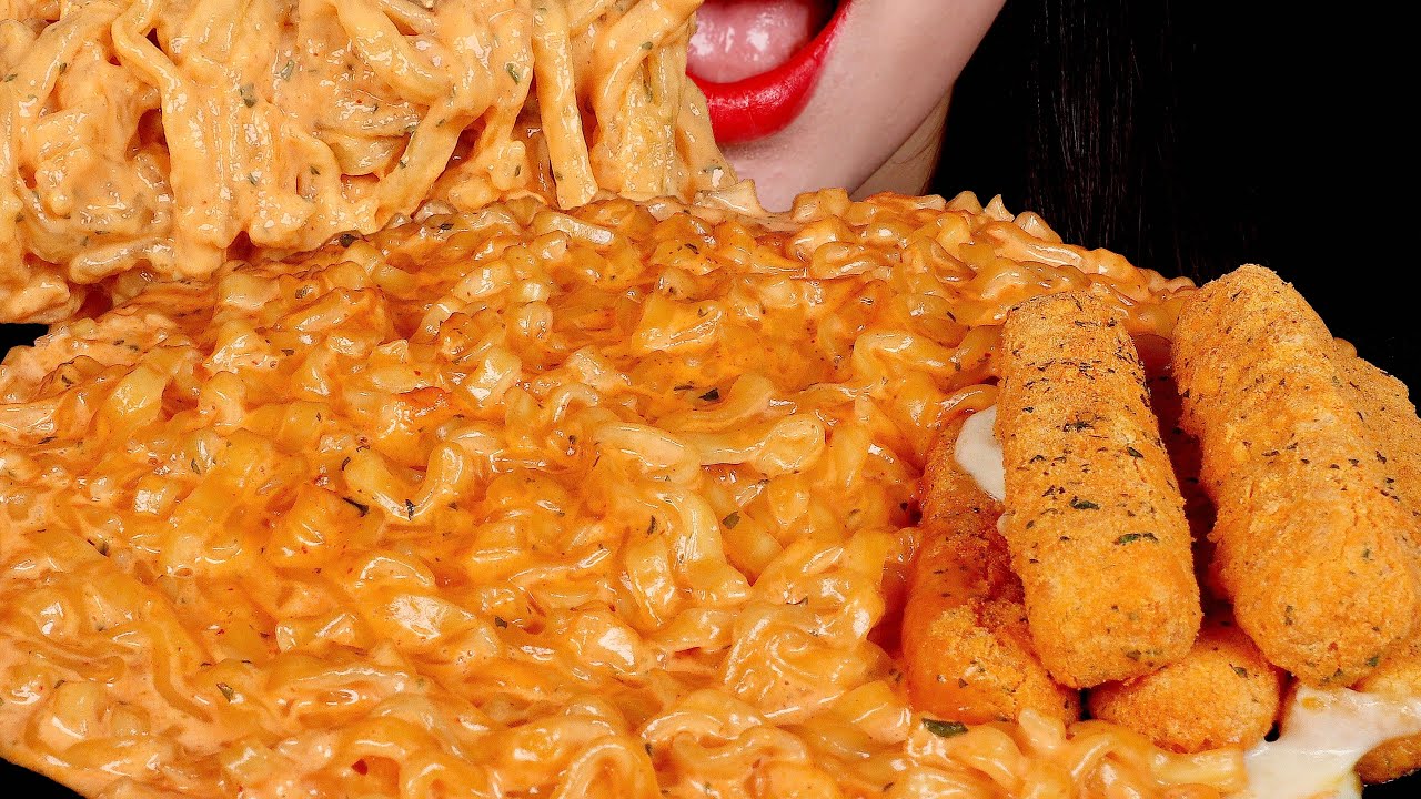 ASMR CHEESY CARBO FIRE NOODLES + 뿌링클 치즈스틱 먹방 BBURINKLE CHEESE STICKS ...