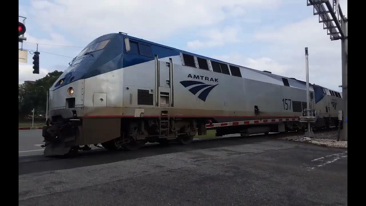 AMTRAK P098 WITH 3 ENGINES ROLLS AROUND CURVE IN JACKSONVILLE FL - YouTube