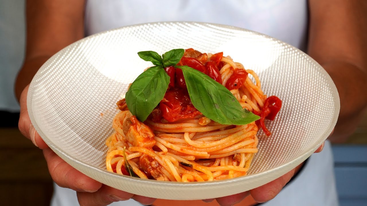 Spaghetti all'Arrabbiata a Modo Mio Ricetta Facile e Gustosa - Spicy ...
