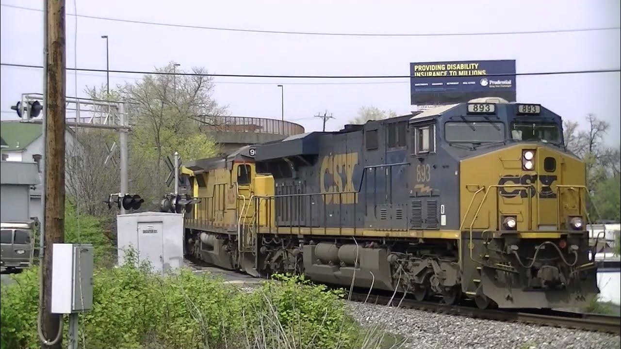 Vault Videos: CREX C40-8 Trails On CSX Manifest - YouTube