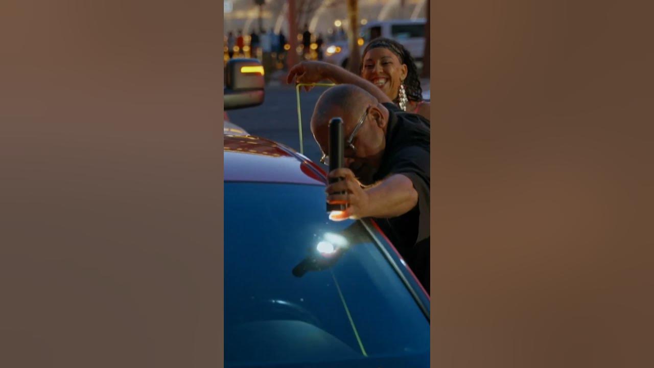 Unlocking A Car With a 6-Foot-Python Inside | Sin City Tow | Discovery ...