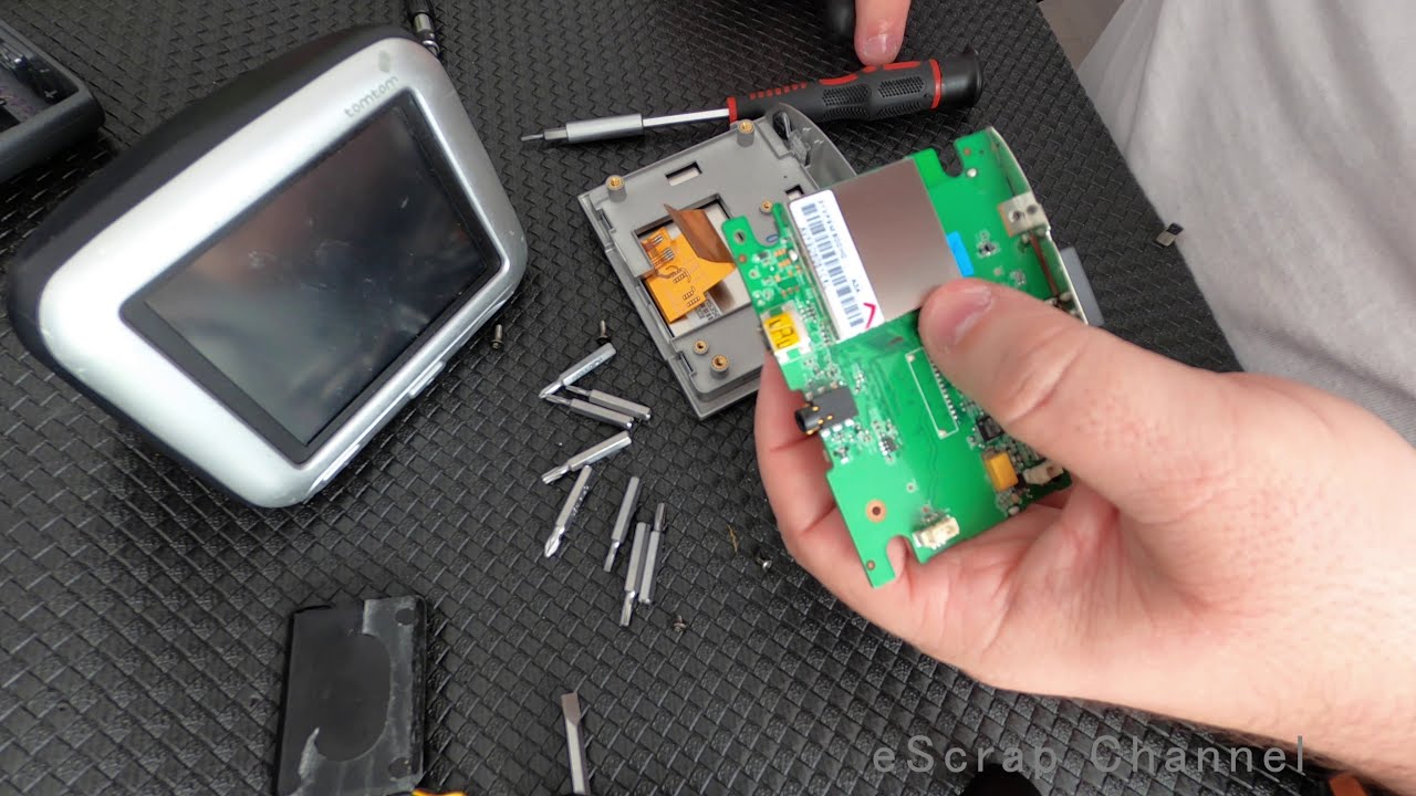 Scrapping Car GPS devices for Gold - YouTube