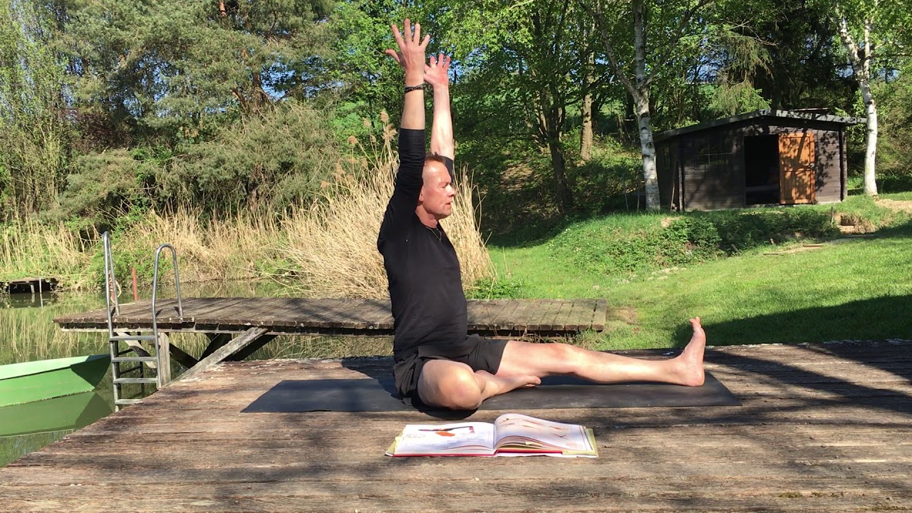 Yoga mit Markus Reiter, April 2020 - YouTube