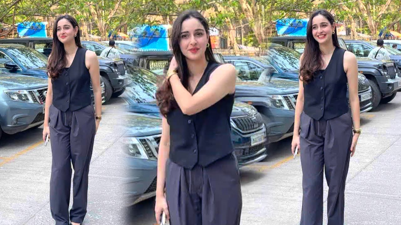 The Diplomat Actress Sadia Khateeb Spotted In Andheri Promote Her Film ...
