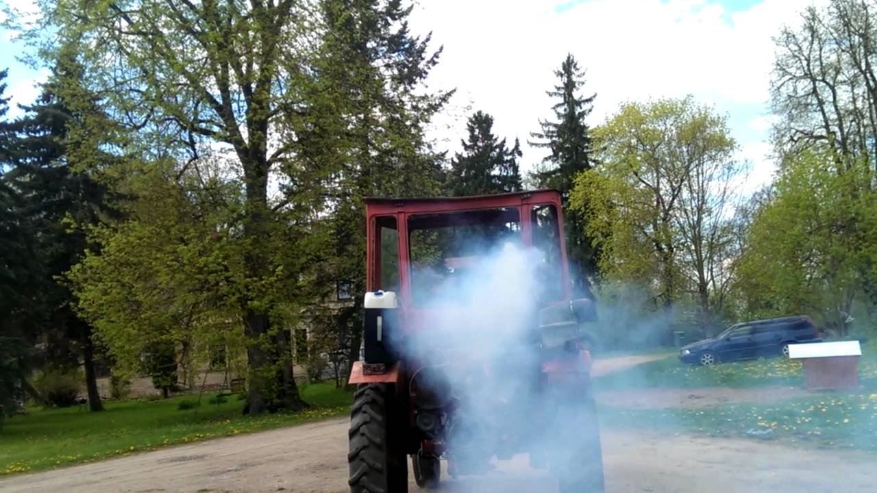 T-16 tractor. Dirty diesel.... Smoke. - YouTube