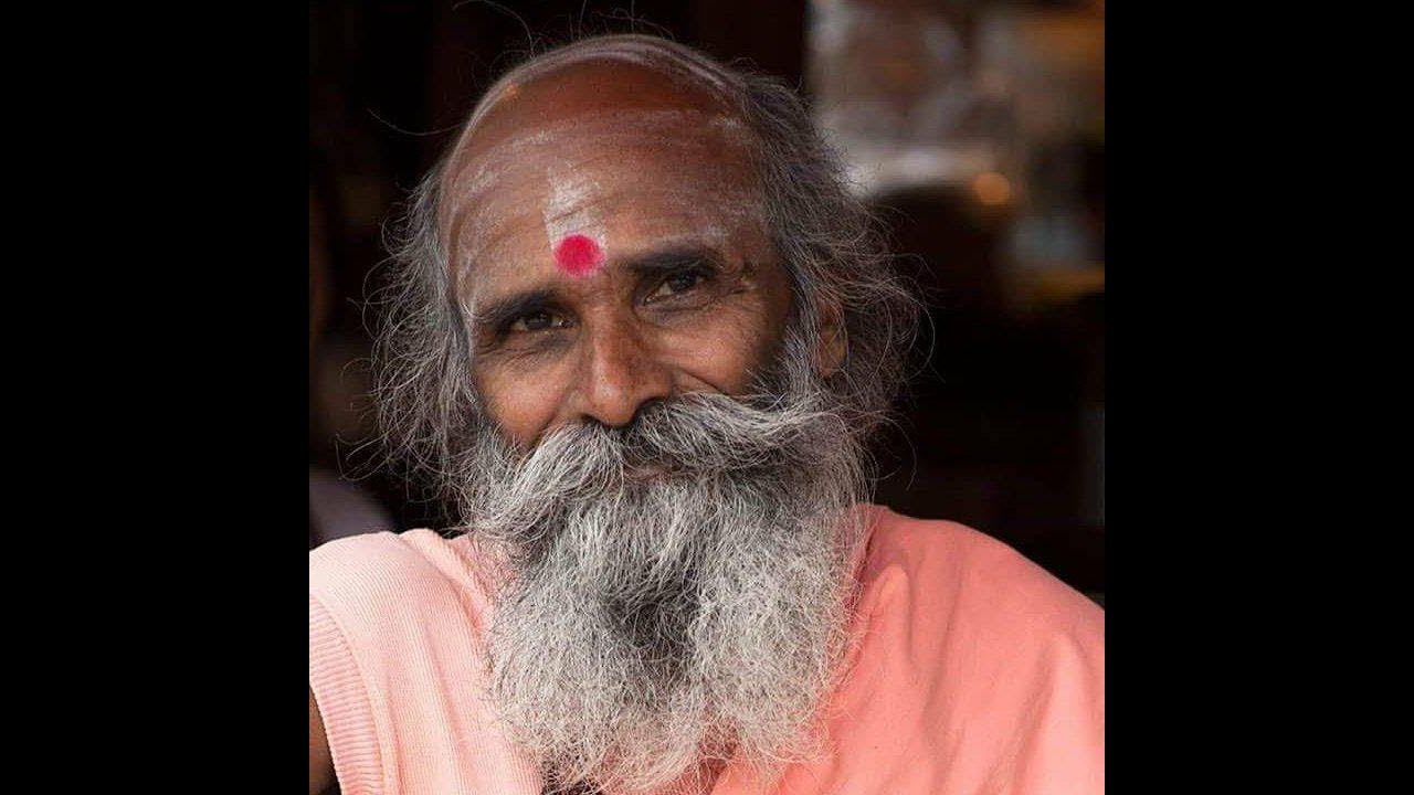Ladu Baba gives Satsang in Tiruvannamalai. February 2019 - YouTube