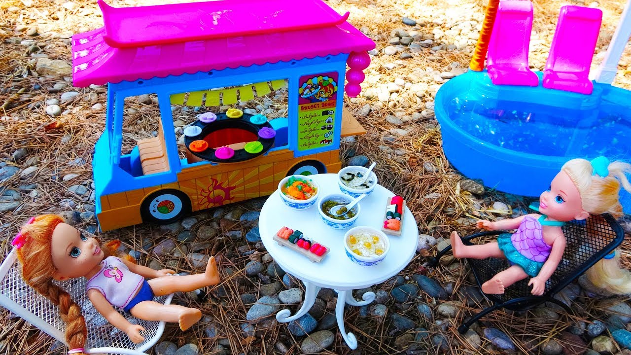 Elsa and Anna toddlers swimming pool and sushi truck - YouTube