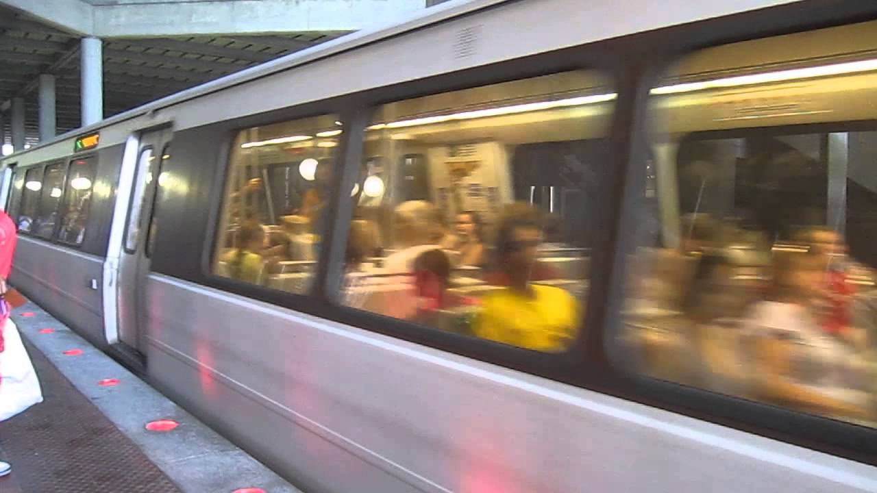 WMATA Green Line Train at Prince Georges Plaza - YouTube