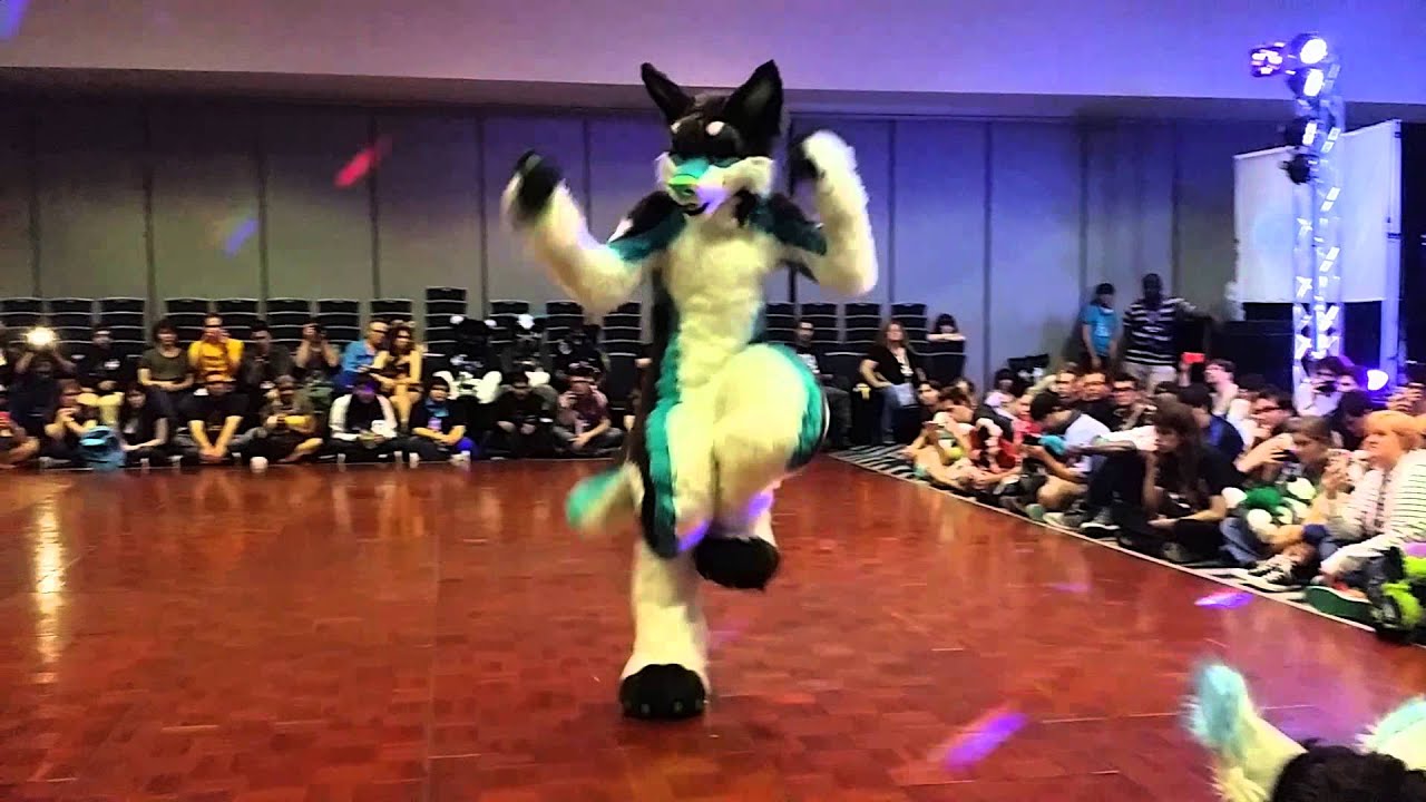 Califur XI - Glitch (Fursuit Dance Competition) - YouTube