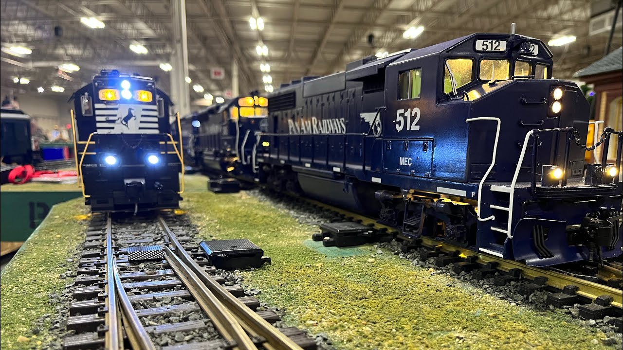 Custom G scale Pan Am units! Gp40 wide cab, aristocraft regular cab and ...