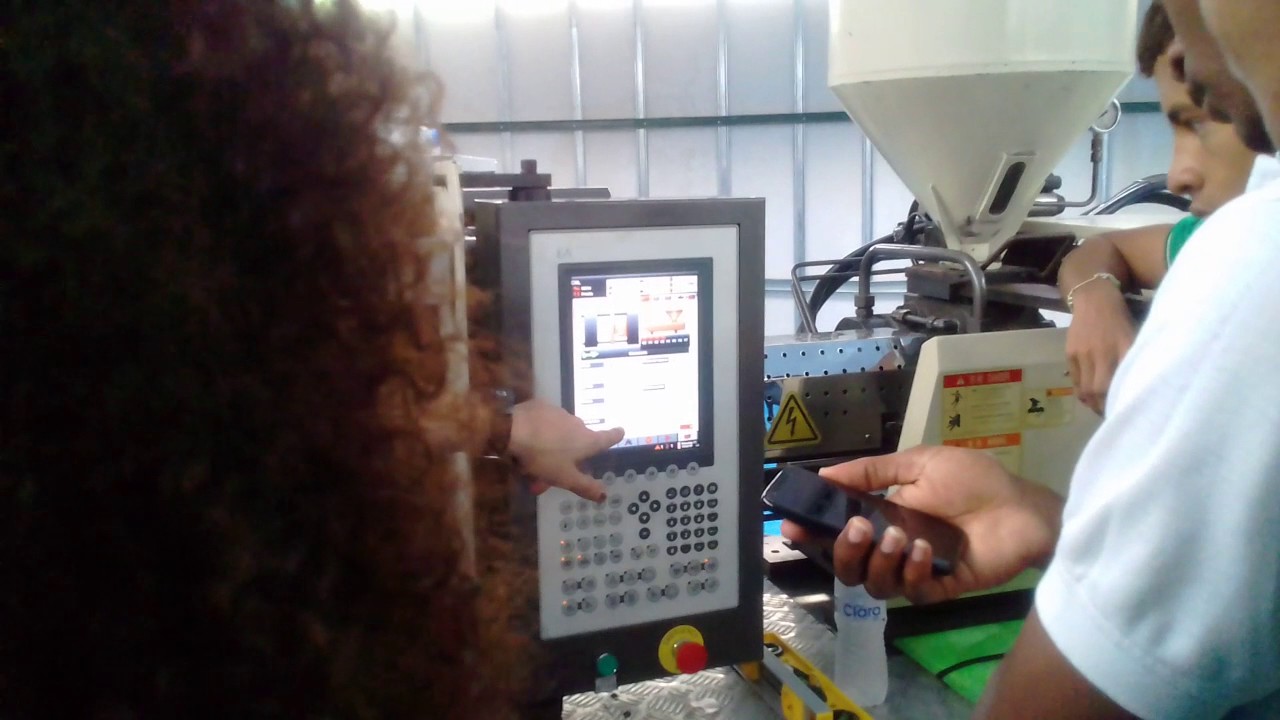 lubricación de una maquina inyectora - YouTube