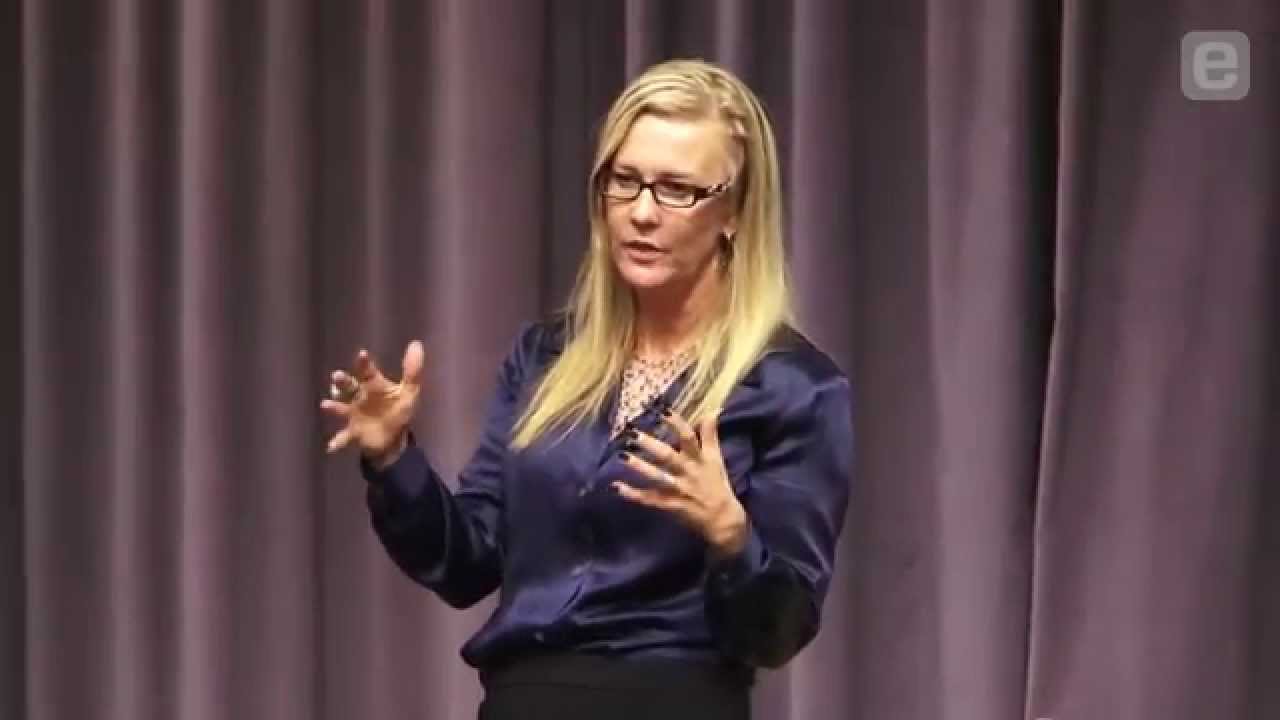 Jennifer Aaker: Social Media Experimentation - YouTube