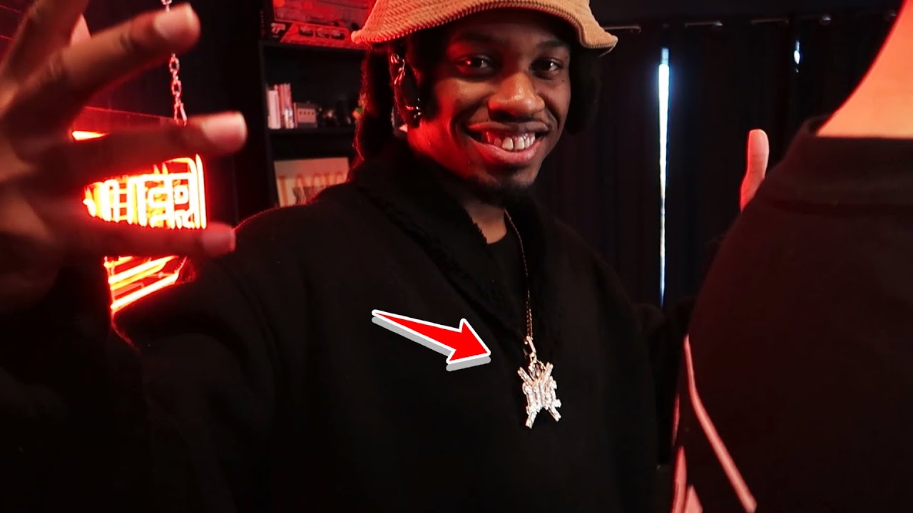 Denzel Curry Shows Me His Chain - YouTube
