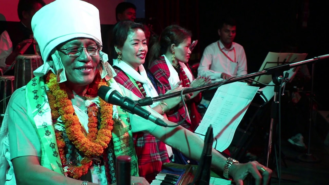 सुर-साधनामा वरिष्ठ लाेक गायक कृष्ण गुरुङ | Krishan Gurung - YouTube
